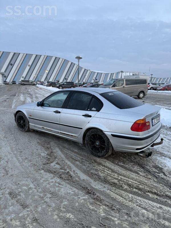 Pelēks BMW 318 1998 Rīga, ar dzinēja tilpumu 1.80 L un nobraukumu 328 tūkst. km par 1300 €, foto 3 vietnē AUTOMOTO.COM.LV