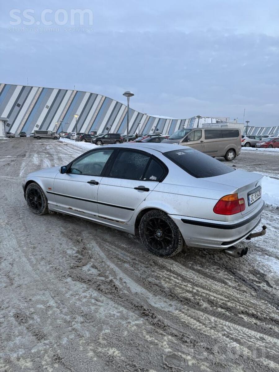 Grey BMW 318 1998 in Riga, with an engine capacity of 1.80 L and mileage of 328 thousand km for 1300 €, photo 3 on AUTOMOTO.COM.LV