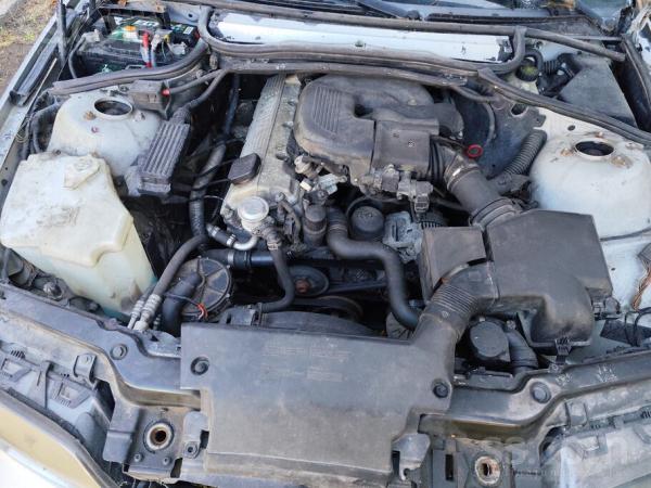 Grey BMW 318 1998 in Ventspils, with an engine capacity of 1.60 L and mileage of 405 thousand km for 500 €, photo 10 on AUTOMOTO.COM.LV