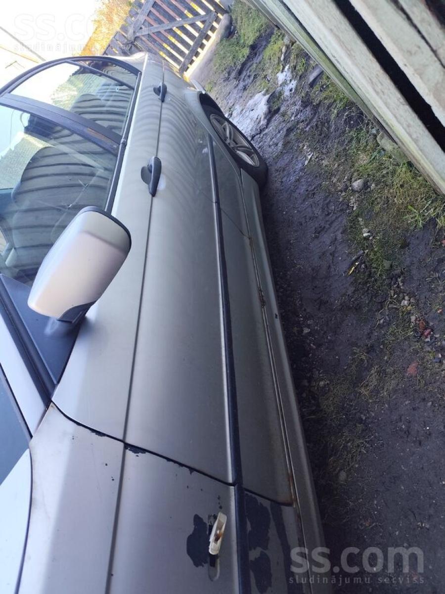 Pelēks BMW 318 1998 Ventspils, ar dzinēja tilpumu 1.60 L un nobraukumu 405 tūkst. km par 500 €, foto 12 vietnē AUTOMOTO.COM.LV