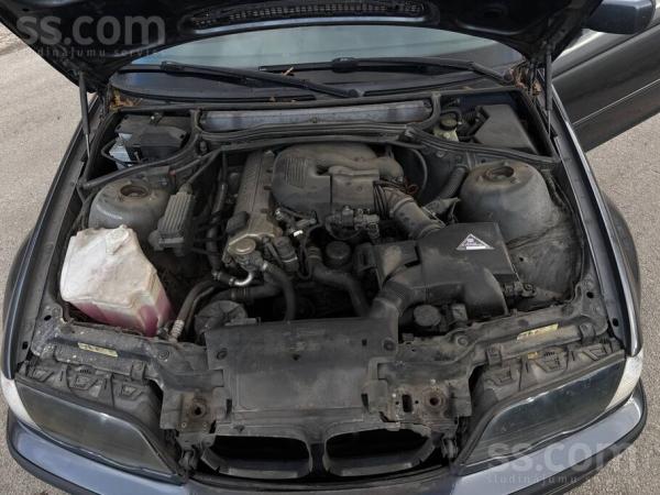 Pelēks BMW 318 2001 Rīga, ar dzinēja tilpumu 1.90 L un nobraukumu 246 tūkst. km par 2000 €, foto 2 vietnē AUTOMOTO.COM.LV