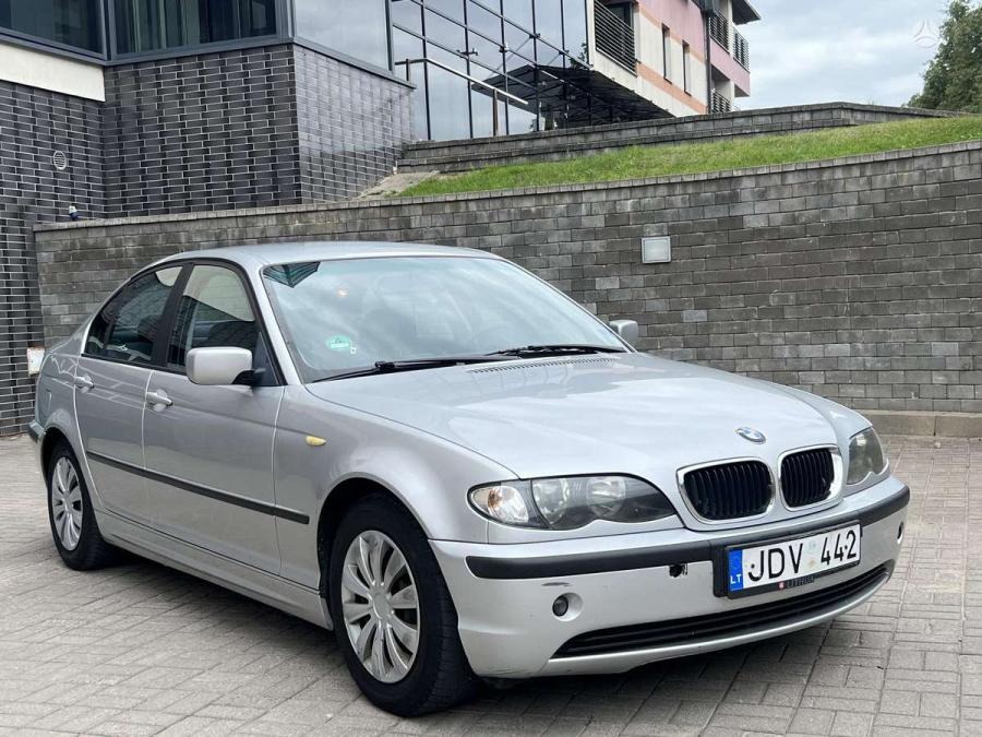 Grey BMW 318 2001 in Vilnius, with an engine capacity of 2.00 L and mileage of 238 thousand km for 950 €, photo 4 on AUTOMOTO.COM.LV