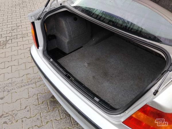 Pelēks BMW 318 2003 Viļņa, ar dzinēja tilpumu 2.00 L un nobraukumu 235 tūkst. km par 1999 €, foto 8 vietnē AUTOMOTO.COM.LV