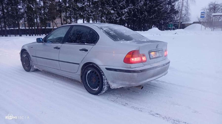Grey BMW 318 2004 in Pakruojis, with an engine capacity of 2.00 L and mileage of 223 thousand km for 990 €, photo 1 on AUTOMOTO.COM.LV