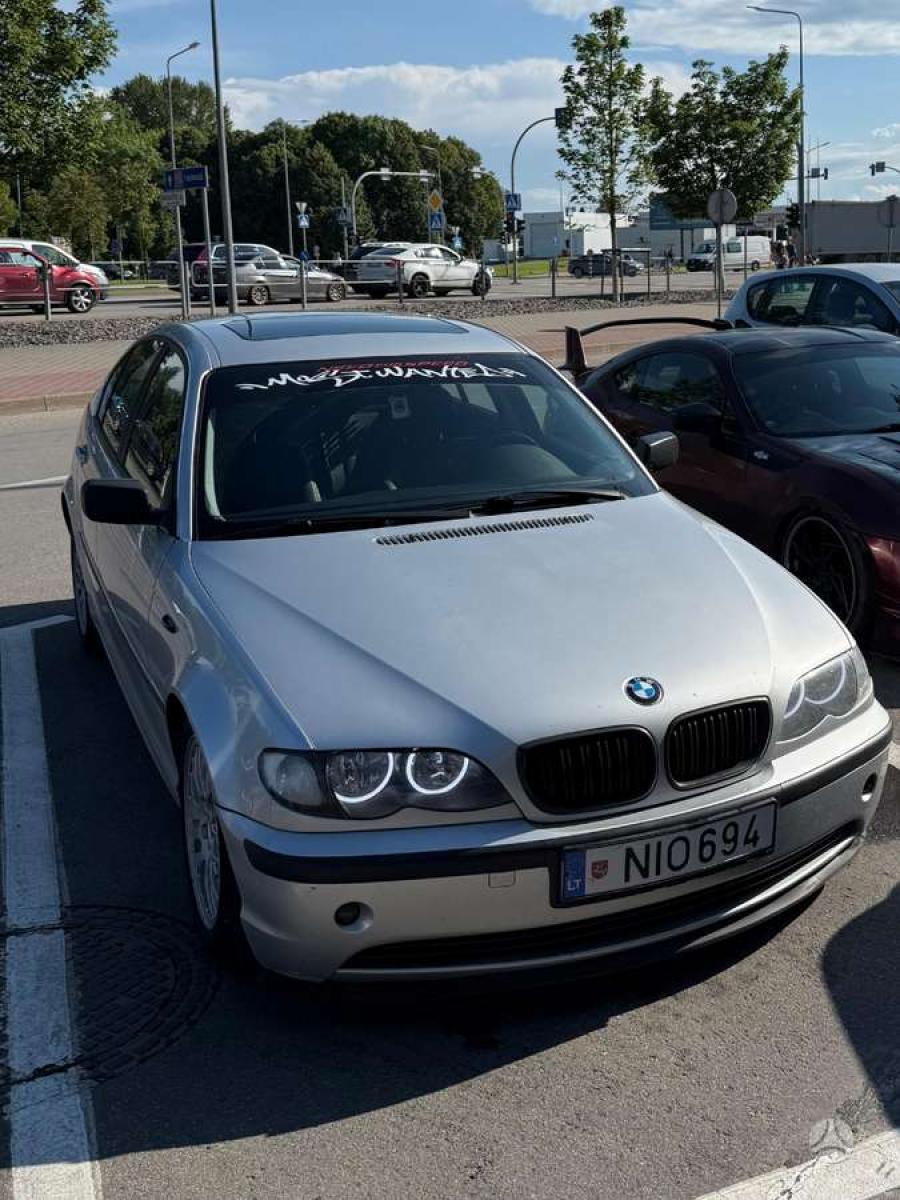 Grey BMW 318 2004 in Kaisiadorys, with an engine capacity of 2.00 L and mileage of 206 thousand km for 1200 €, photo 1 on AUTOMOTO.COM.LV