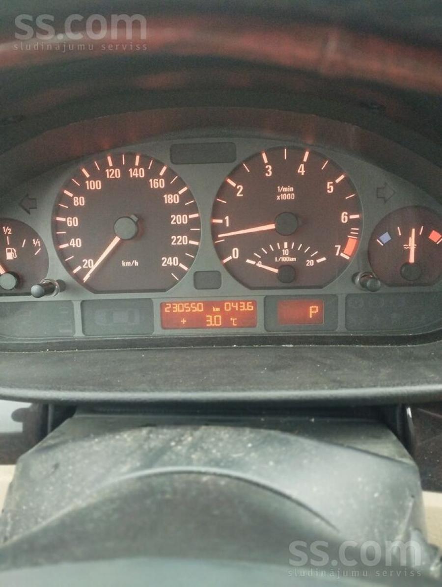 Grey BMW 318 2004 in Riga, with an engine capacity of 2.00 L and mileage of 231 thousand km for 1900 €, photo 15 on AUTOMOTO.COM.LV