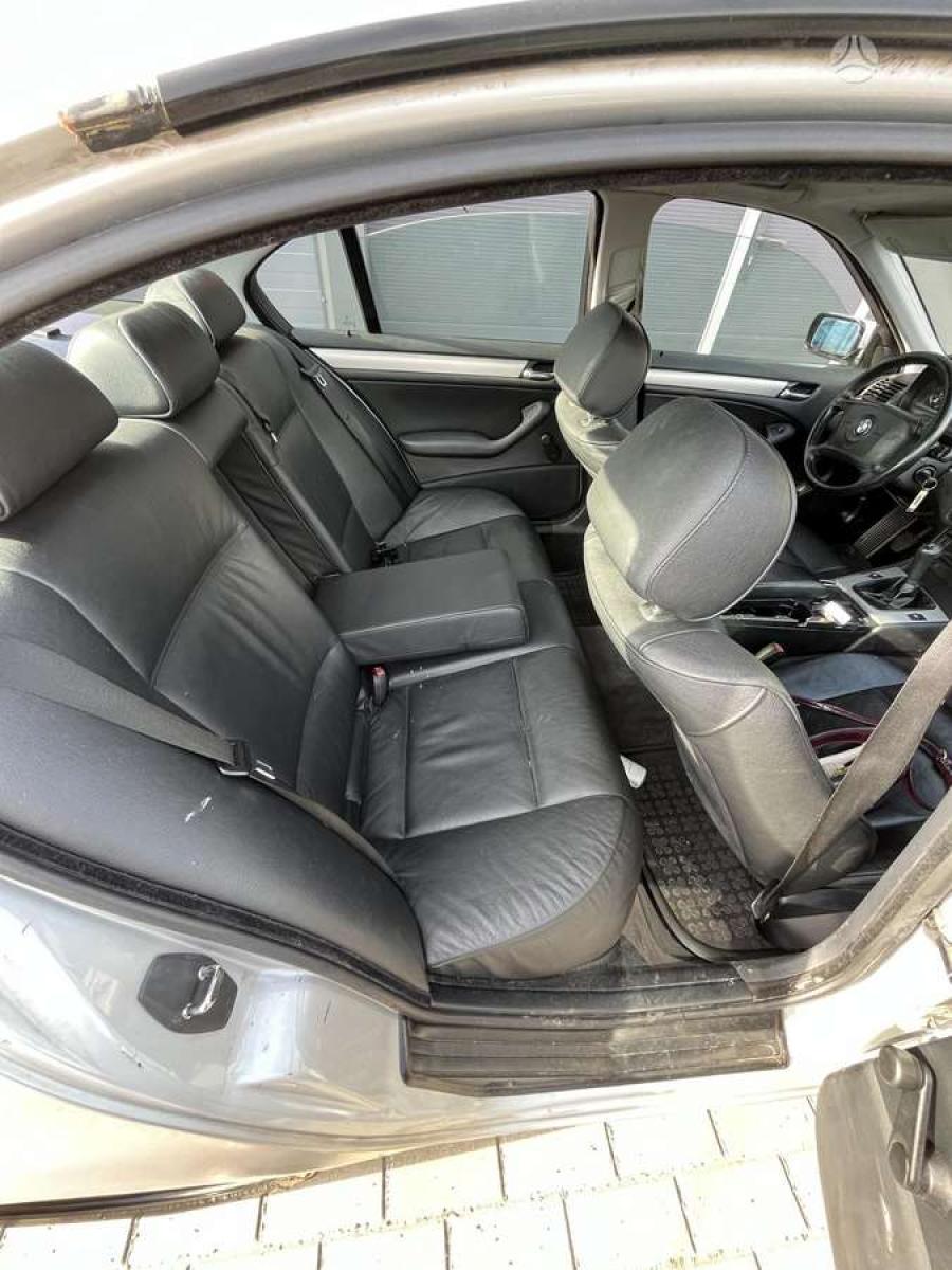 Pelēks BMW 318 2004 Viļņa, ar dzinēja tilpumu 2.00 L un nobraukumu 392 tūkst. km par 800 €, foto 10 vietnē AUTOMOTO.COM.LV