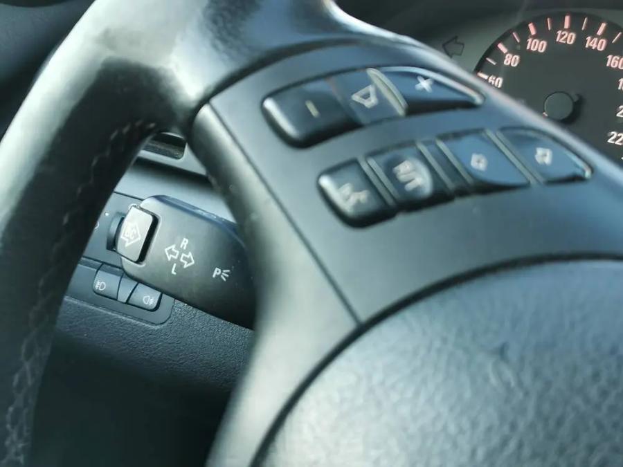 Pelēks BMW 318 2004 Kuldīga, ar dzinēja tilpumu 2.00 L un nobraukumu 181 tūkst. km par 2500 €, foto 12 vietnē AUTOMOTO.COM.LV