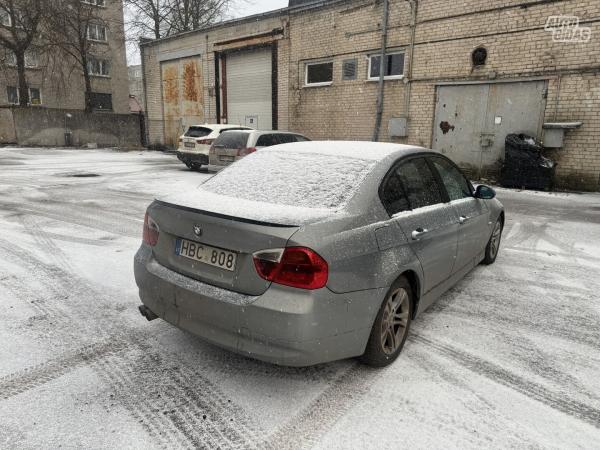 Grey BMW 318 2005 in Siauliai, with an engine capacity of 2.00 L and mileage of 294 thousand km for 1850 €, photo 4 on AUTOMOTO.COM.LV