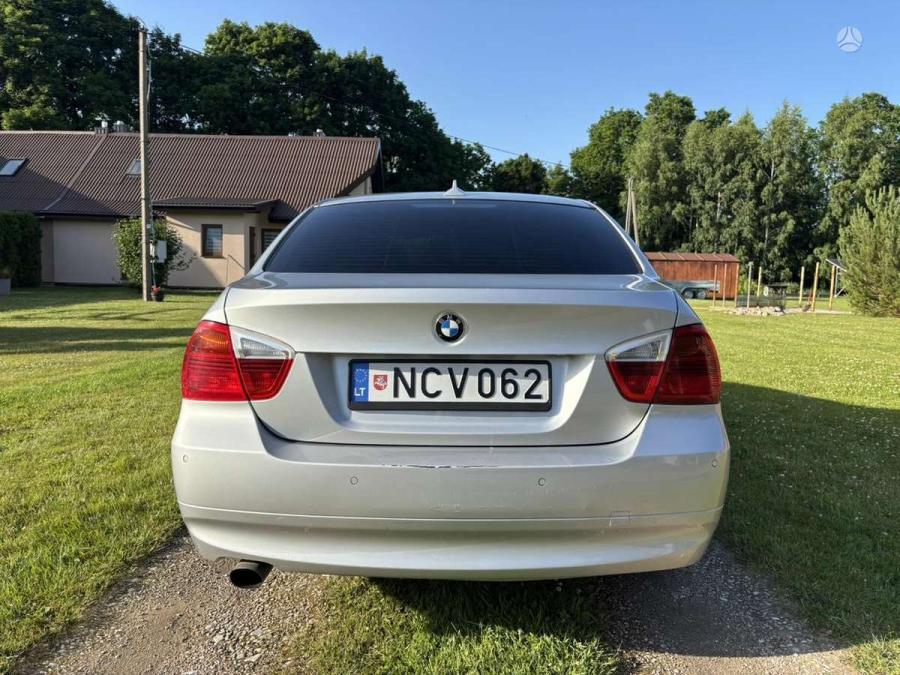Grey BMW 318 2005 in Kretinga, with an engine capacity of 2.00 L and mileage of 250 thousand km for 2500 €, photo 6 on AUTOMOTO.COM.LV