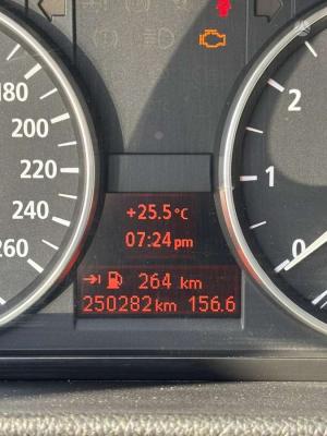 Grey BMW 318 2005 in Kretinga, with an engine capacity of 2.00 L and mileage of 250 thousand km for 2500 €, photo 10 on AUTOMOTO.COM.LV