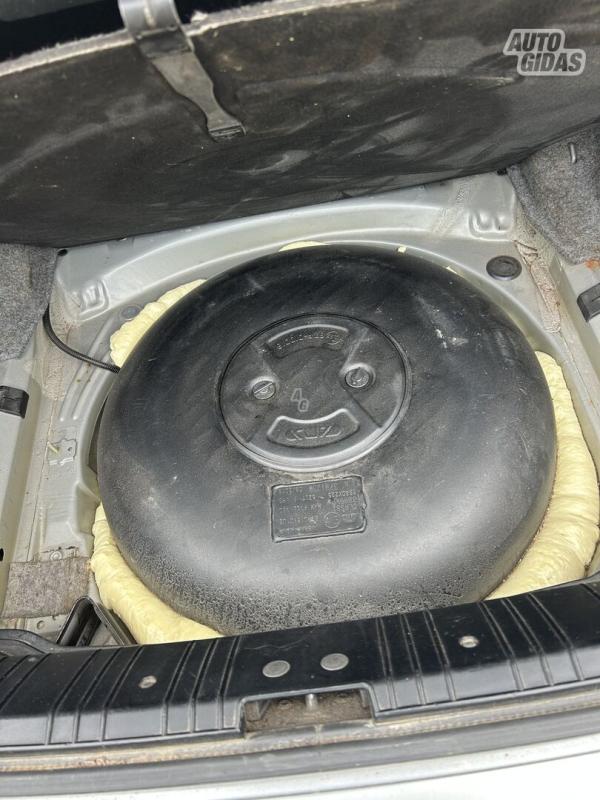 Pelēks BMW 318 2005 Panevēža, ar dzinēja tilpumu 2.00 L un nobraukumu 264 tūkst. km par 1800 €, foto 6 vietnē AUTOMOTO.COM.LV