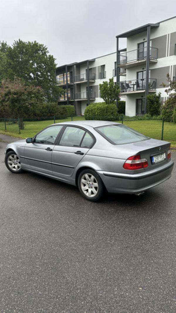 Grey BMW 318 2005 in Parnu, with an engine capacity of 2.00 L and mileage of 268 thousand km for 1900 €, photo 6 on AUTOMOTO.COM.LV