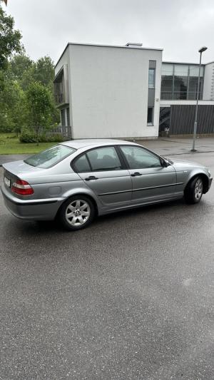Pelēks BMW 318 2005 Pērnava, ar dzinēja tilpumu 2.00 L un nobraukumu 268 tūkst. km par 1900 €, foto 16 vietnē AUTOMOTO.COM.LV