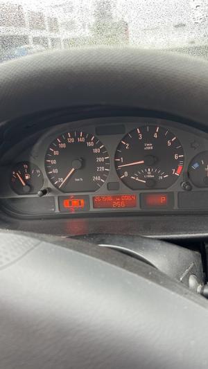 Pelēks BMW 318 2005 Pērnava, ar dzinēja tilpumu 2.00 L un nobraukumu 268 tūkst. km par 1900 €, foto 23 vietnē AUTOMOTO.COM.LV