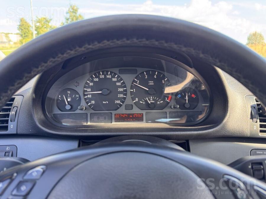 Grey BMW 318 2005 in Riga, with an engine capacity of 1.80 L and mileage of 227 thousand km for 2750 €, photo 21 on AUTOMOTO.COM.LV