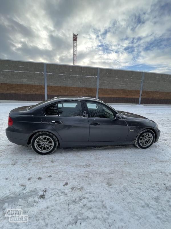 Pelēks BMW 318 2006 Mažeikiai, ar dzinēja tilpumu 2.00 L un nobraukumu 206 tūkst. km par 2250 €, foto 3 vietnē AUTOMOTO.COM.LV