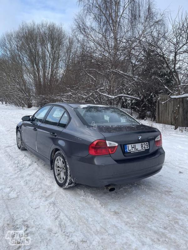 Pelēks BMW 318 2006 Mažeikiai, ar dzinēja tilpumu 2.00 L un nobraukumu 206 tūkst. km par 2250 €, foto 5 vietnē AUTOMOTO.COM.LV