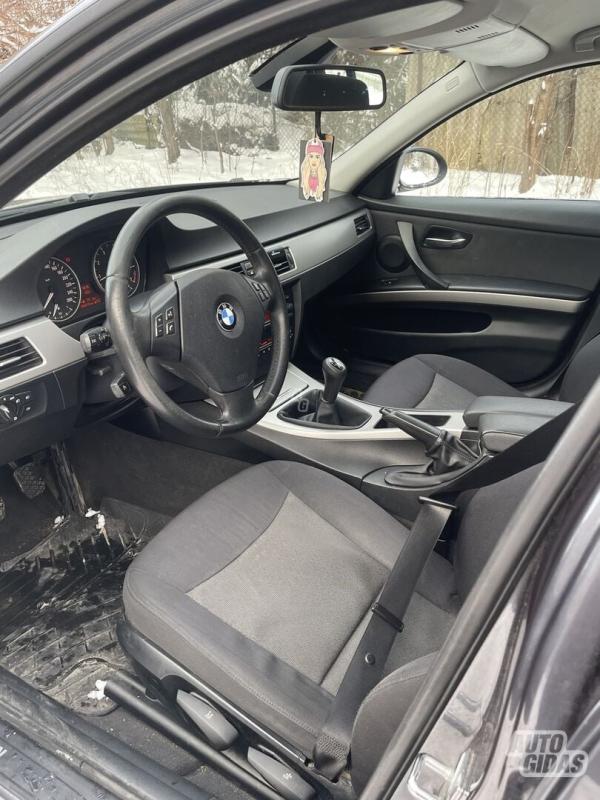 Pelēks BMW 318 2006 Mažeikiai, ar dzinēja tilpumu 2.00 L un nobraukumu 206 tūkst. km par 2250 €, foto 8 vietnē AUTOMOTO.COM.LV