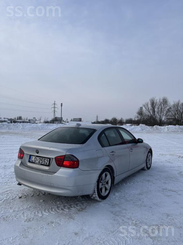Grey BMW 318 2006 in Riga, with an engine capacity of 2.00 L and mileage of 383 thousand km for 2990 €, photo 3 on AUTOMOTO.COM.LV