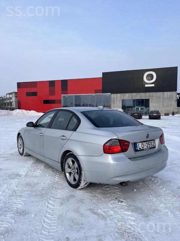Grey BMW 318 2006 in Riga, with an engine capacity of 2.00 L and mileage of 383 thousand km for 2990 €, photo 4 on AUTOMOTO.COM.LV