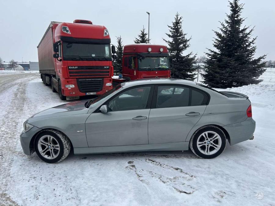 Pelēks BMW 318 2006 Šauļi, ar dzinēja tilpumu 2.00 L un nobraukumu 293 tūkst. km par 2000 €, foto 3 vietnē AUTOMOTO.COM.LV