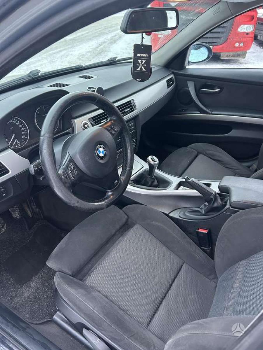 Pelēks BMW 318 2006 Šauļi, ar dzinēja tilpumu 2.00 L un nobraukumu 293 tūkst. km par 2000 €, foto 9 vietnē AUTOMOTO.COM.LV