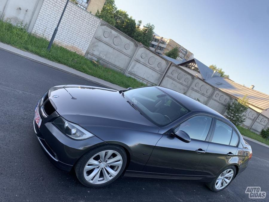 Pelēks BMW 318 2006 Kauņa, ar dzinēja tilpumu 2.00 L un nobraukumu 293 tūkst. km par 2400 €, foto 1 vietnē AUTOMOTO.COM.LV