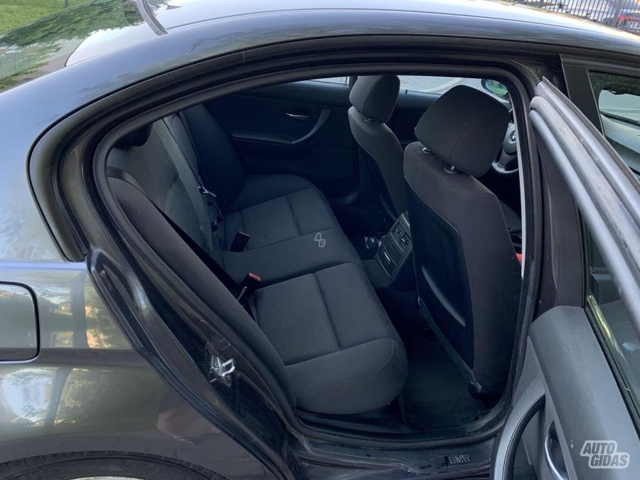 Pelēks BMW 318 2006 Kauņa, ar dzinēja tilpumu 2.00 L un nobraukumu 293 tūkst. km par 2400 €, foto 16 vietnē AUTOMOTO.COM.LV
