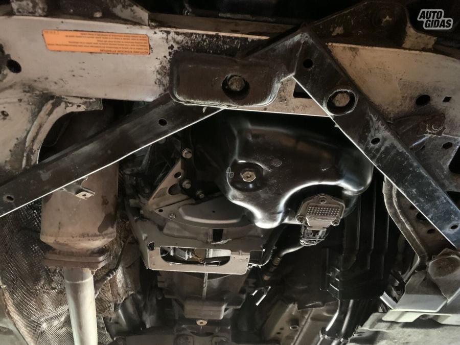 Pelēks BMW 318 2006 Kauņa, ar dzinēja tilpumu 2.00 L un nobraukumu 293 tūkst. km par 2400 €, foto 33 vietnē AUTOMOTO.COM.LV