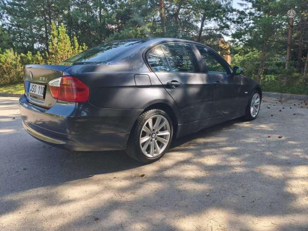 Grey BMW 318 2006 in Vilnius, with an engine capacity of 2.00 L and mileage of 40 thousand km for 1999 €, photo 4 on AUTOMOTO.COM.LV