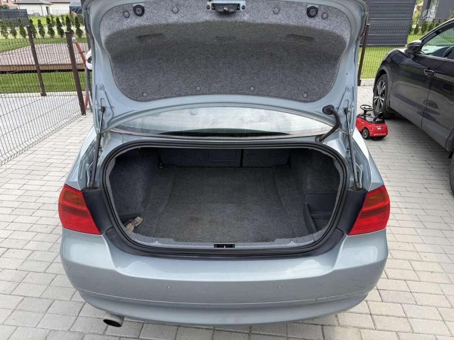 Pelēks BMW 318 2006 Kauņa, ar dzinēja tilpumu 1.99 L un nobraukumu 210 tūkst. km par 2950 €, foto 8 vietnē AUTOMOTO.COM.LV