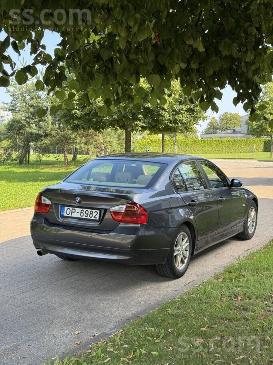 Grey BMW 318 2006 in Riga, with an engine capacity of 1.80 L and mileage of 221 thousand km for 2000 €, photo 6 on AUTOMOTO.COM.LV