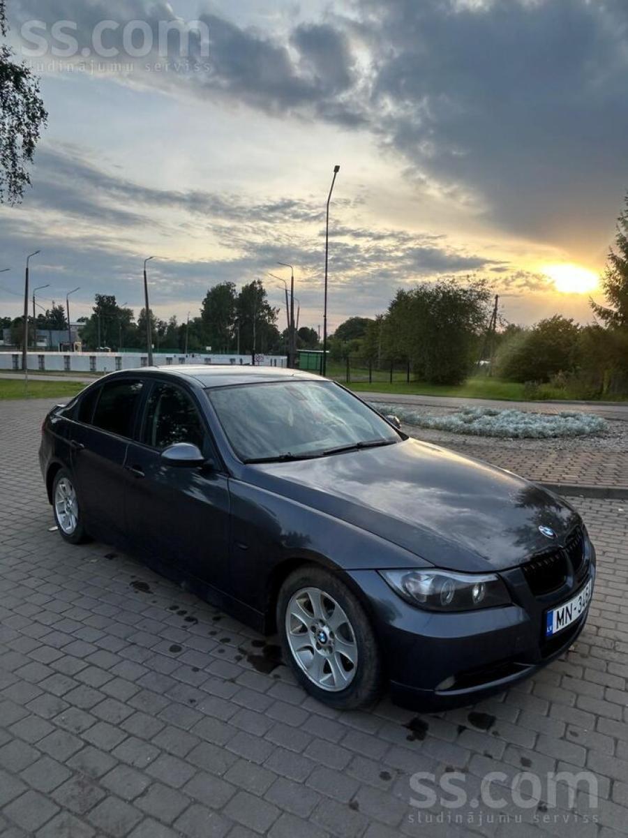 Grey BMW 318 2006 in Gulbene, with an engine capacity of 2.00 L and mileage of 377 thousand km for 2200 €, photo 6 on AUTOMOTO.COM.LV