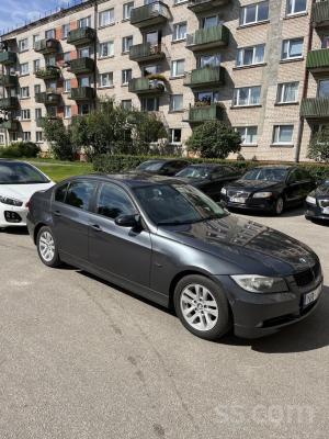 Grey BMW 318 2006 in Riga, with an engine capacity of 2.00 L and mileage of 290 thousand km for 2500 €, photo  on AUTOMOTO.COM.LV