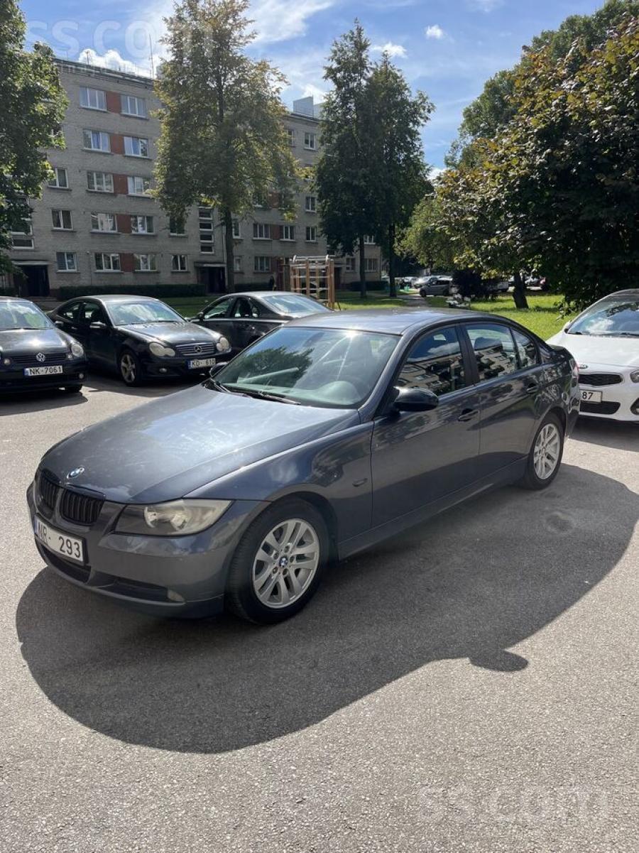 Grey BMW 318 2006 in Riga, with an engine capacity of 2.00 L and mileage of 290 thousand km for 2500 €, photo 3 on AUTOMOTO.COM.LV