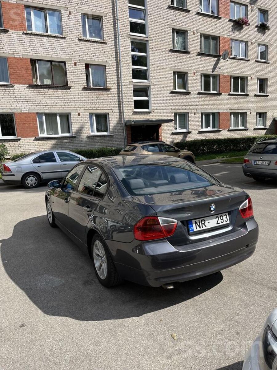 Grey BMW 318 2006 in Riga, with an engine capacity of 2.00 L and mileage of 290 thousand km for 2500 €, photo 4 on AUTOMOTO.COM.LV