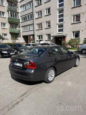 Grey BMW 318 2006 in Riga, with an engine capacity of 2.00 L and mileage of 290 thousand km for 2500 €, photo 5 on AUTOMOTO.COM.LV