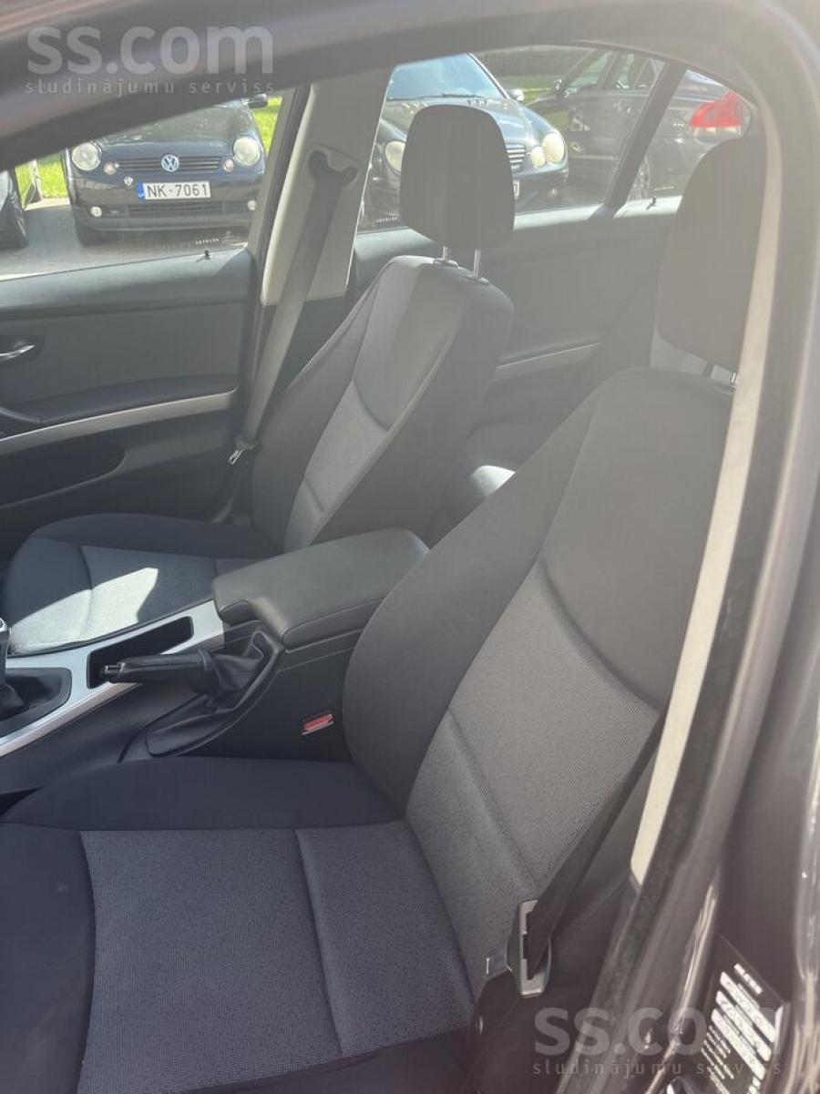 Grey BMW 318 2006 in Riga, with an engine capacity of 2.00 L and mileage of 290 thousand km for 2500 €, photo 8 on AUTOMOTO.COM.LV
