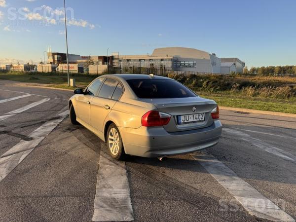 Grey BMW 318 2006 in Riga, with an engine capacity of 2.00 L and mileage of 356 thousand km for 3750 €, photo 3 on AUTOMOTO.COM.LV