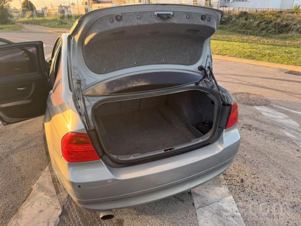 Grey BMW 318 2006 in Riga, with an engine capacity of 2.00 L and mileage of 356 thousand km for 3750 €, photo 11 on AUTOMOTO.COM.LV
