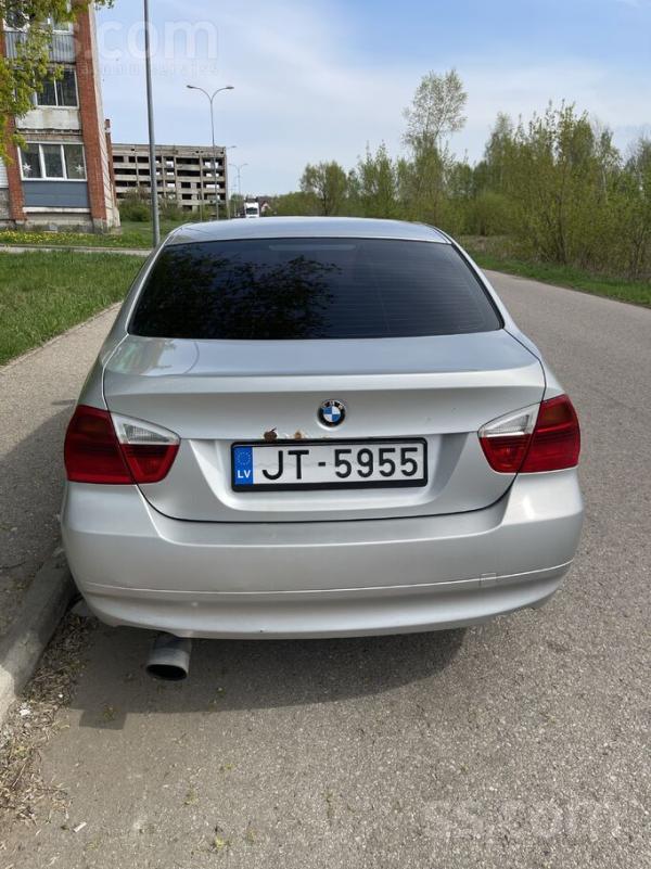 Grey BMW 318 2007 in Daugavpils, with an engine capacity of 2.00 L and mileage of 351 thousand km for 2700 €, photo 5 on AUTOMOTO.COM.LV
