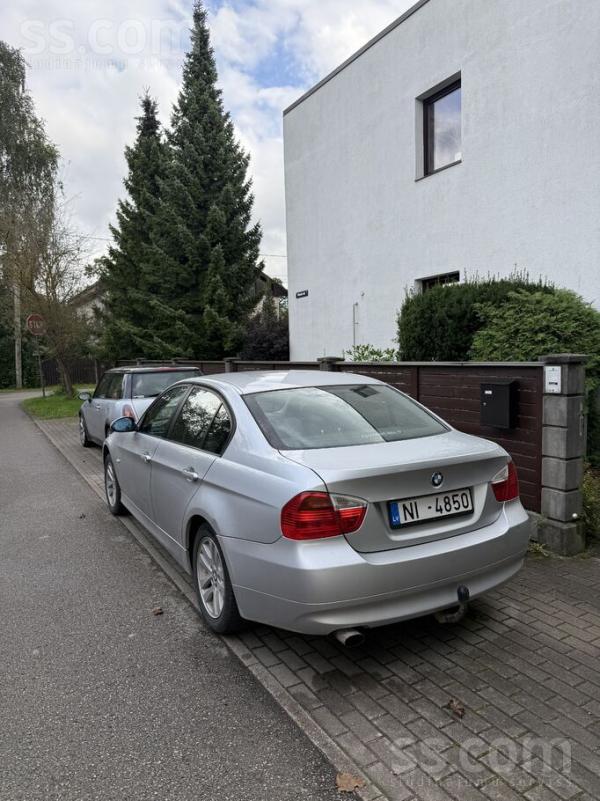 Grey BMW 318 2007 in Riga, with an engine capacity of 2.00 L and mileage of 387 thousand km for 2400 €, photo 2 on AUTOMOTO.COM.LV