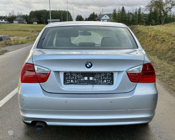 Grey BMW 318 2007 in Moletai, with an engine capacity of 2.00 L and mileage of 314 thousand km for 3400 €, photo 6 on AUTOMOTO.COM.LV