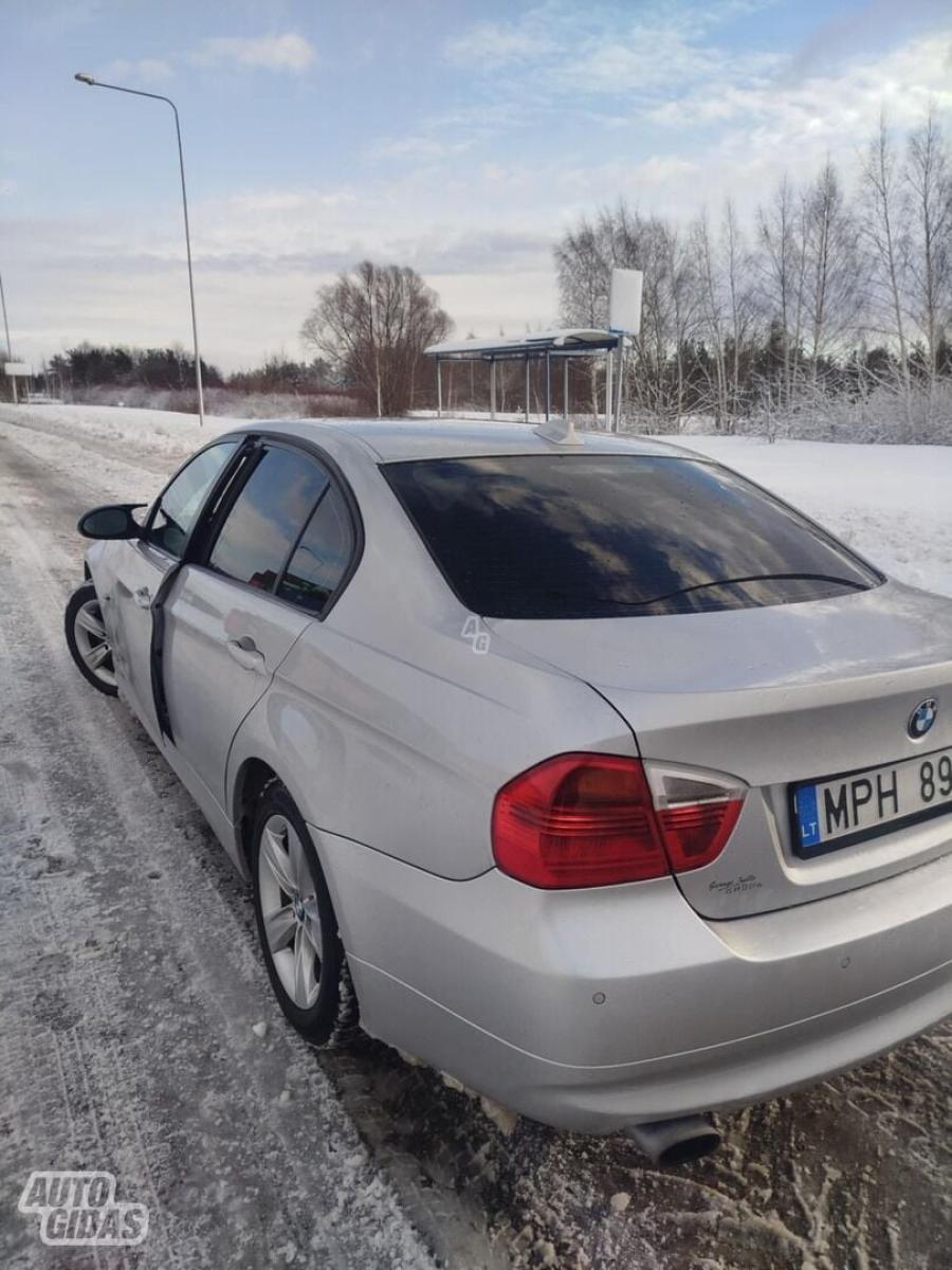 Pelēks BMW 318 2007 Klaipėda, ar dzinēja tilpumu 1.80 L un nobraukumu 303 tūkst. km par 3000 €, foto 3 vietnē AUTOMOTO.COM.LV