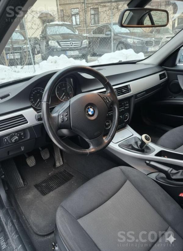 Pelēks BMW 318 2007 Rīga, ar dzinēja tilpumu 2.00 L un nobraukumu 396 tūkst. km par 2700 €, foto 8 vietnē AUTOMOTO.COM.LV