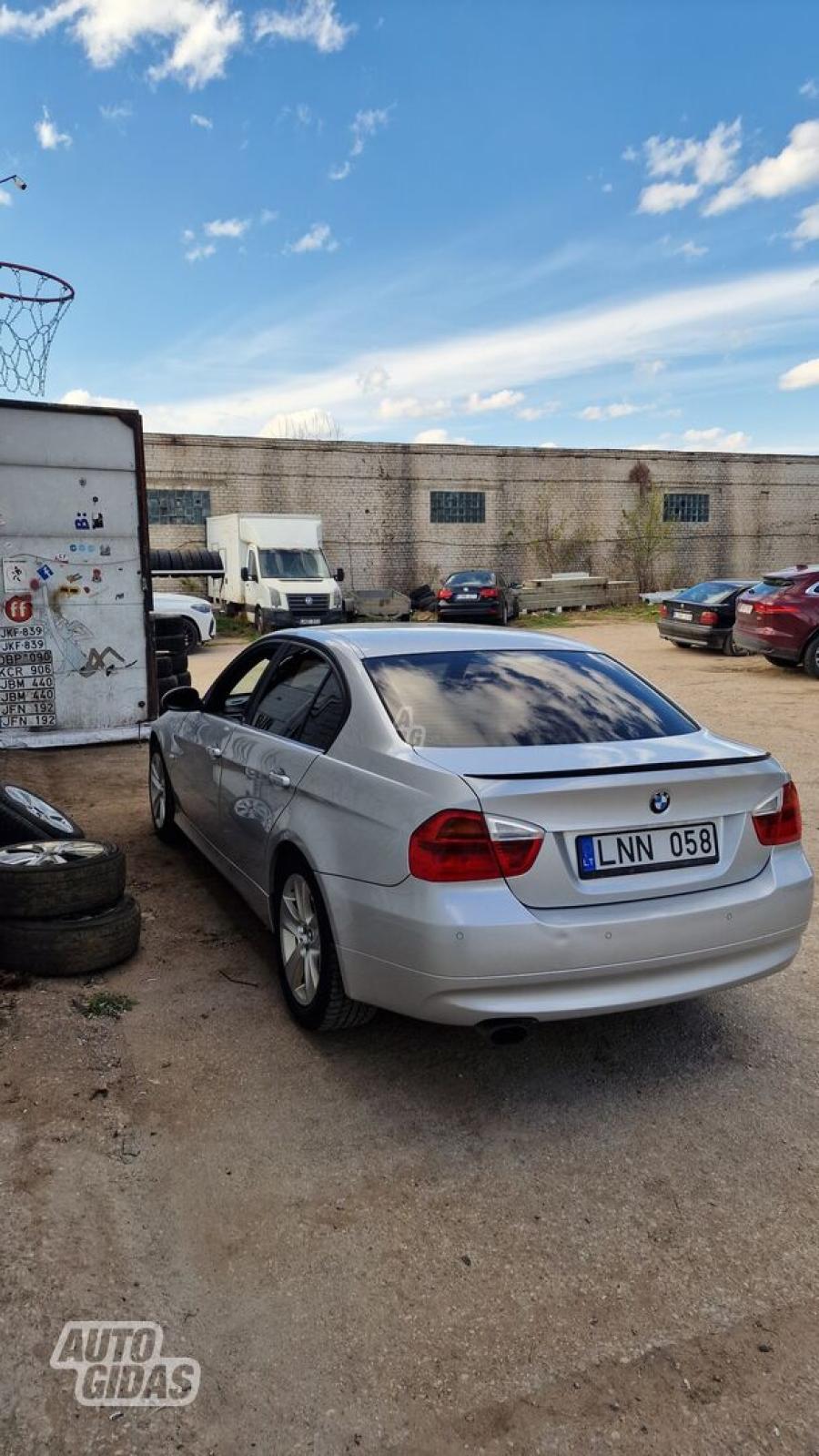 Pelēks BMW 318 2007 Kauņa, ar dzinēja tilpumu 2.00 L un nobraukumu 272 tūkst. km par 2750 €, foto 9 vietnē AUTOMOTO.COM.LV