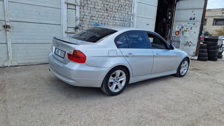 Pelēks BMW 318 2007 Kauņa, ar dzinēja tilpumu 2.00 L un nobraukumu 272 tūkst. km par 2750 €, foto 10 vietnē AUTOMOTO.COM.LV