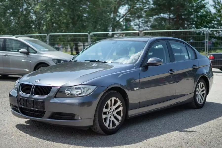Pelēks BMW 318 2007 Liepāja, ar dzinēja tilpumu 2.00 L un nobraukumu 231 tūkst. km par 4950 €, foto 1 vietnē AUTOMOTO.COM.LV