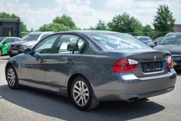 Pelēks BMW 318 2007 Liepāja, ar dzinēja tilpumu 2.00 L un nobraukumu 231 tūkst. km par 4950 €, foto 2 vietnē AUTOMOTO.COM.LV